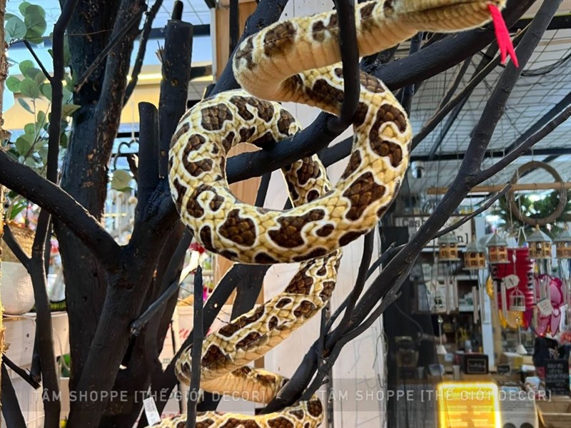 Con rắn lớn trang trí dài 190cm (con trăn) nhồi bông TCV-RAN-03